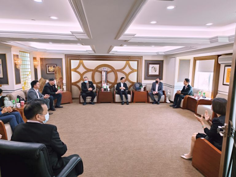 粵澳兩地牌車友會拜訪澳區全國人大代表劉藝良先生 環球頭條 環球新聞報